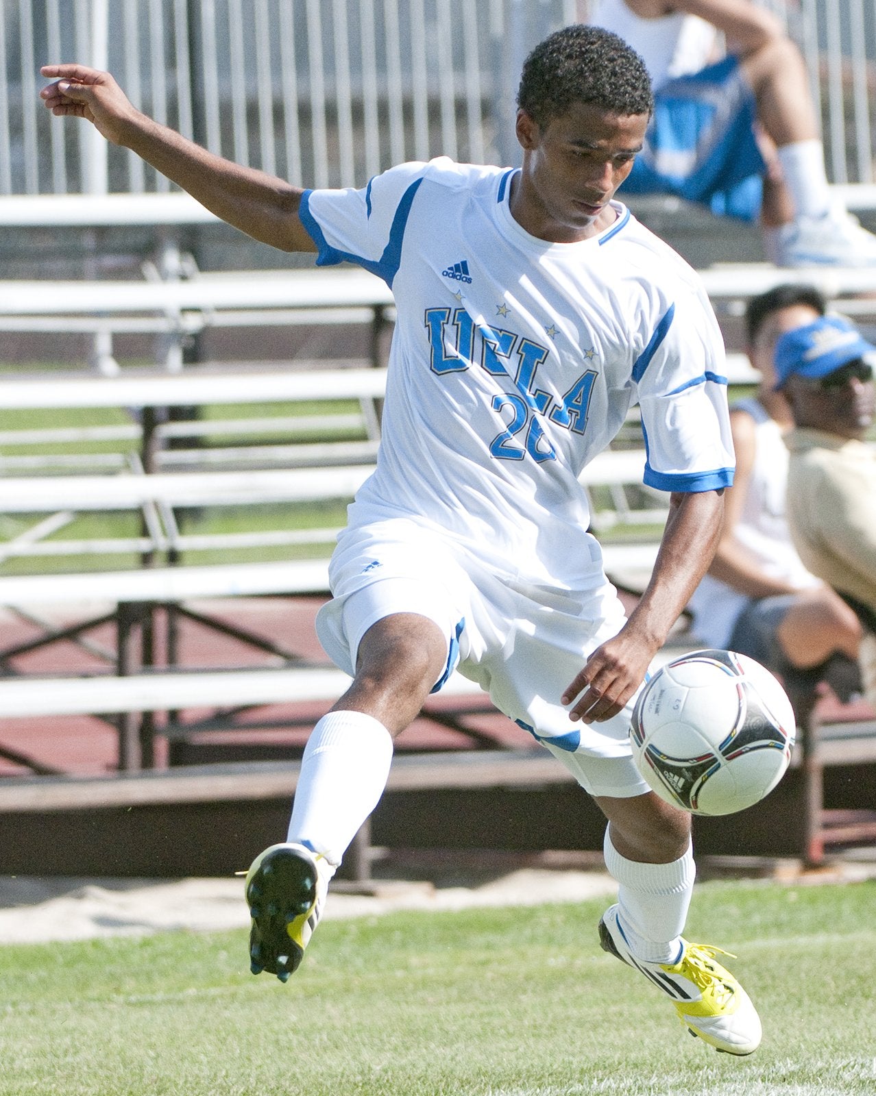 Former UCLA soccer standout secures new spotlight in successful esport ...